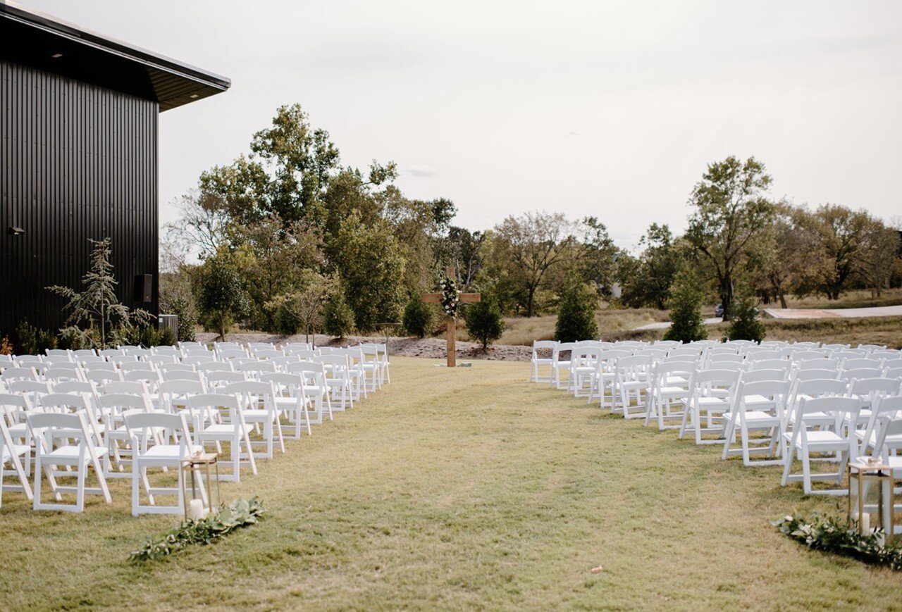 PICTURE-PERFECT (PIVOT) WEDDINGS AT OSAGE HOUSE - The Scout Guide