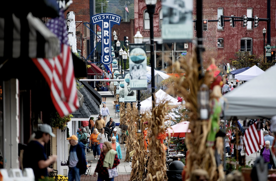 Historic Downtown Clinton: Clinch River Antique Festival - The Scout Guide