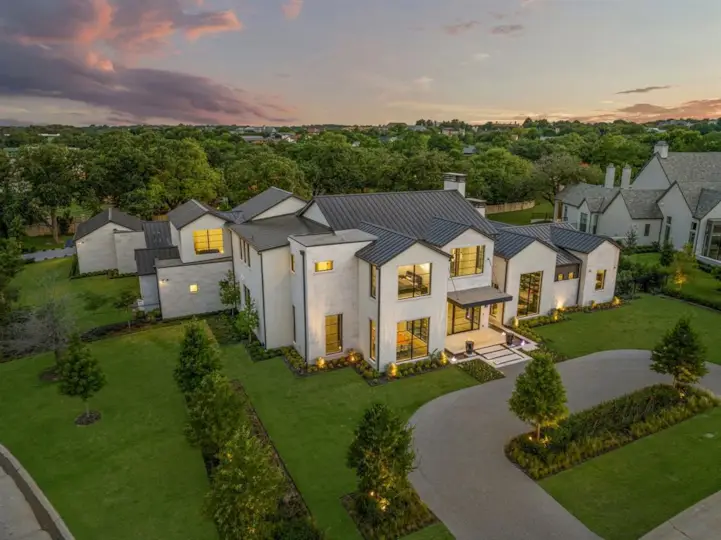 Luxury Real Estate in Westlake: Your Dream Home - The Scout Guide