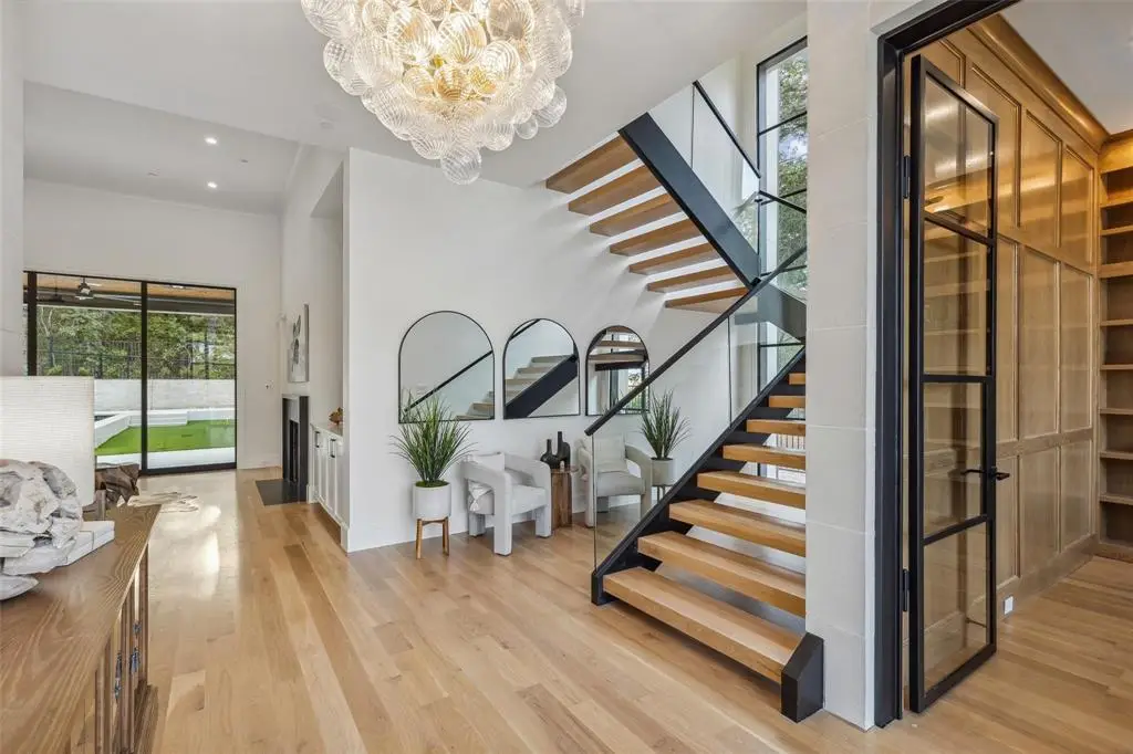 Luxury Real Estate in Westlake: Your Dream Home - The Scout Guide